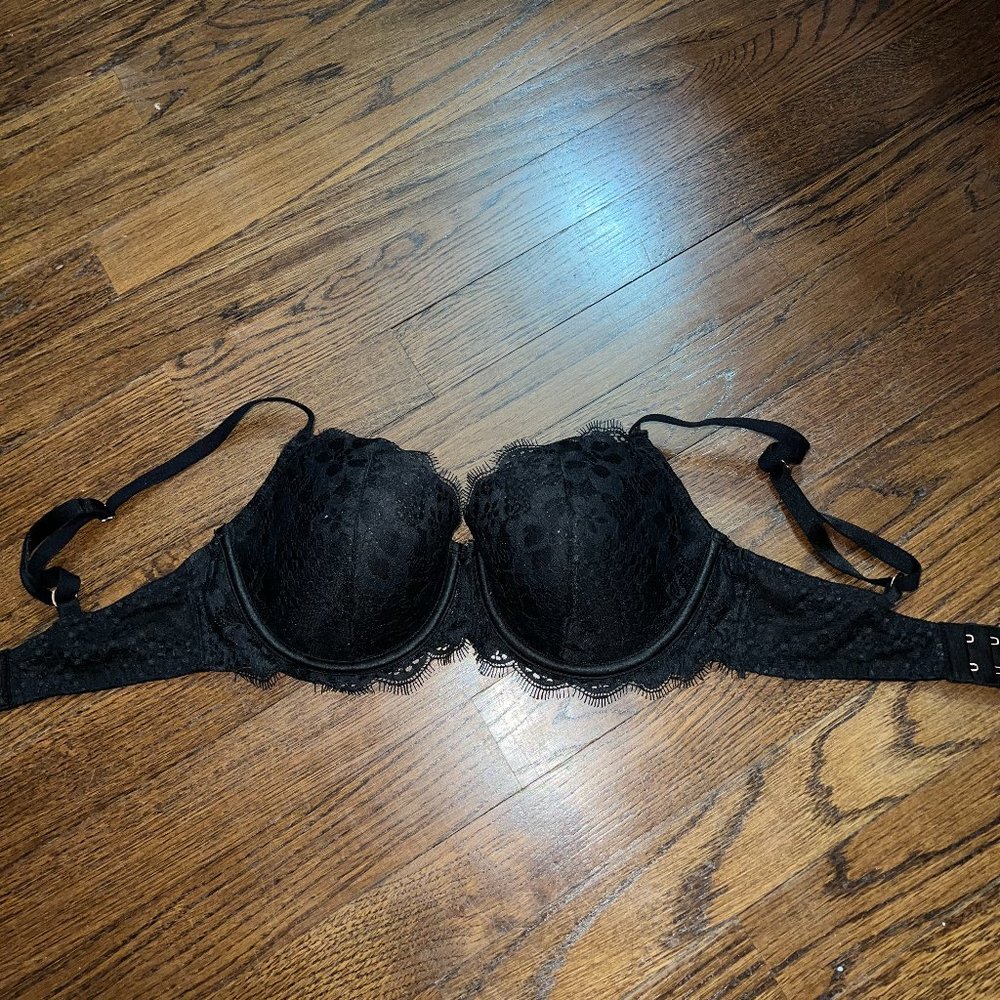 Victorias Secret Black Lace Bra Gem